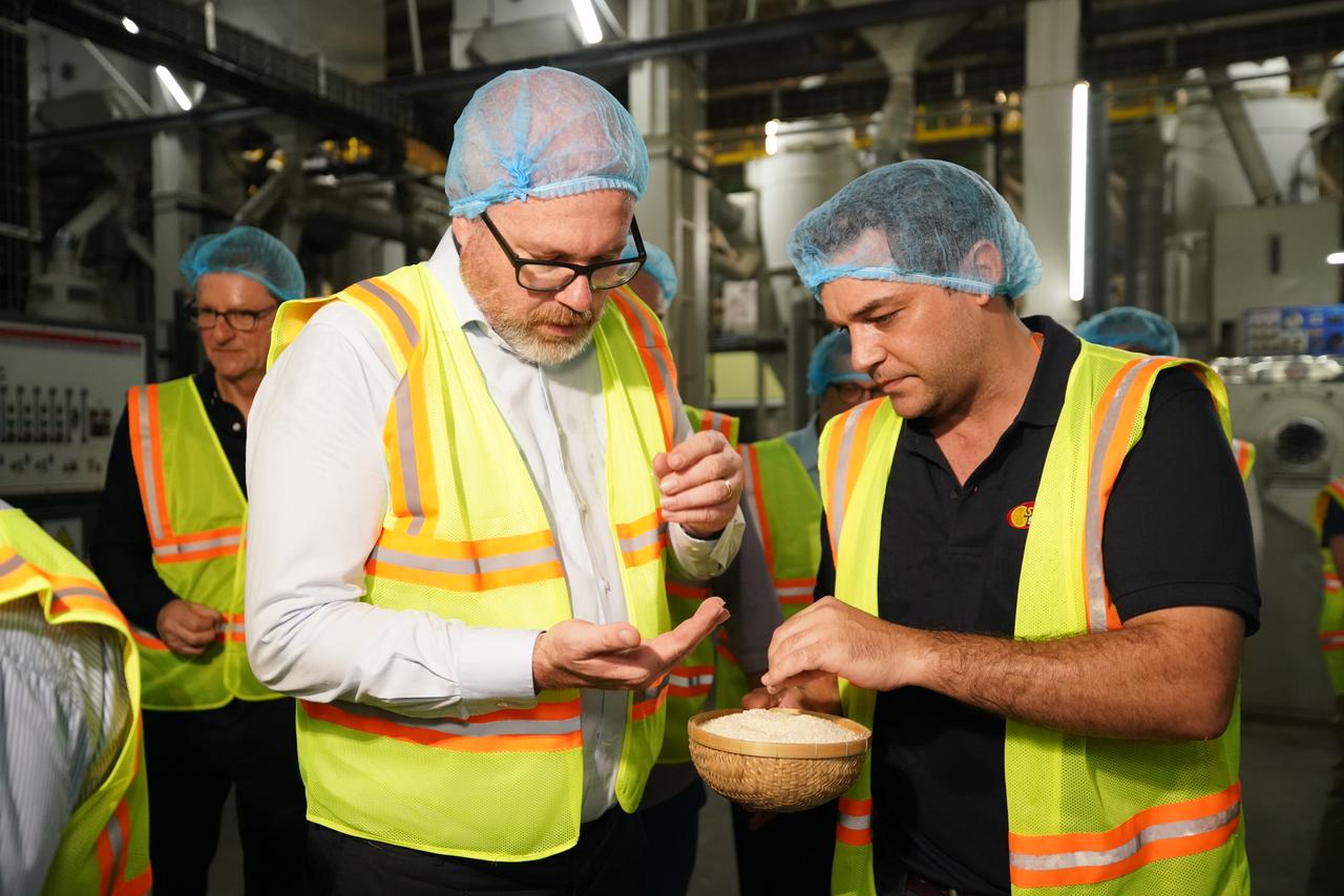 Assistant Minister for Trade, Tim Ayres, visits Vietnam