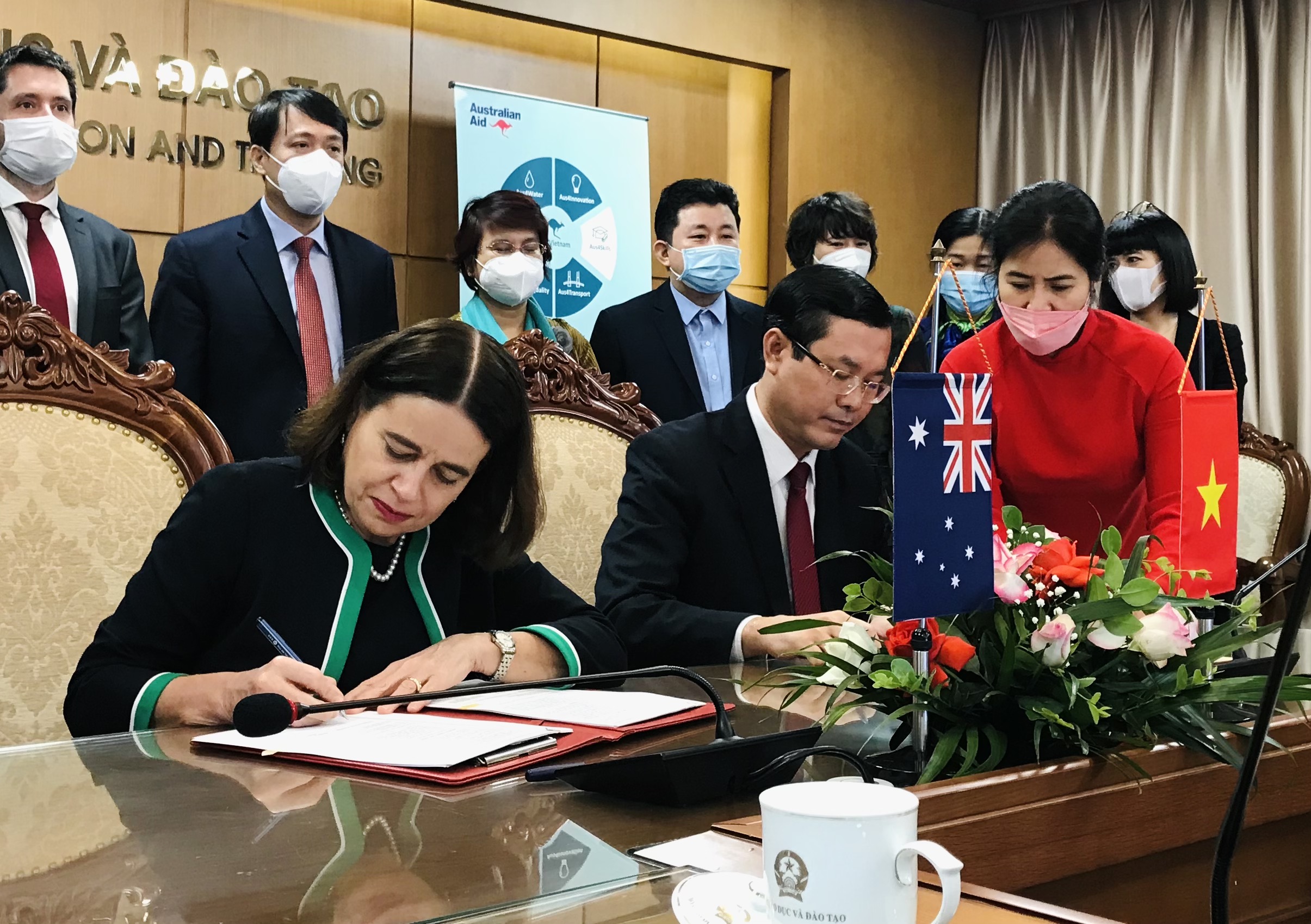 Australia announces additional support For Vietnam’s human resource ...