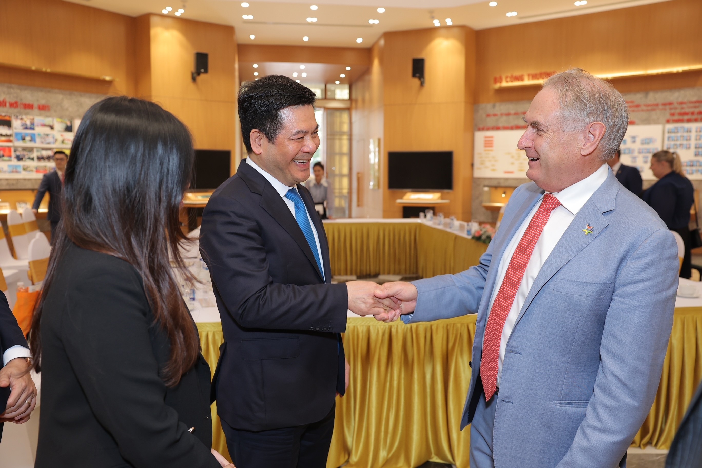 Meeting between Australia’s Minister for Trade and Tourism and Vietnam ...