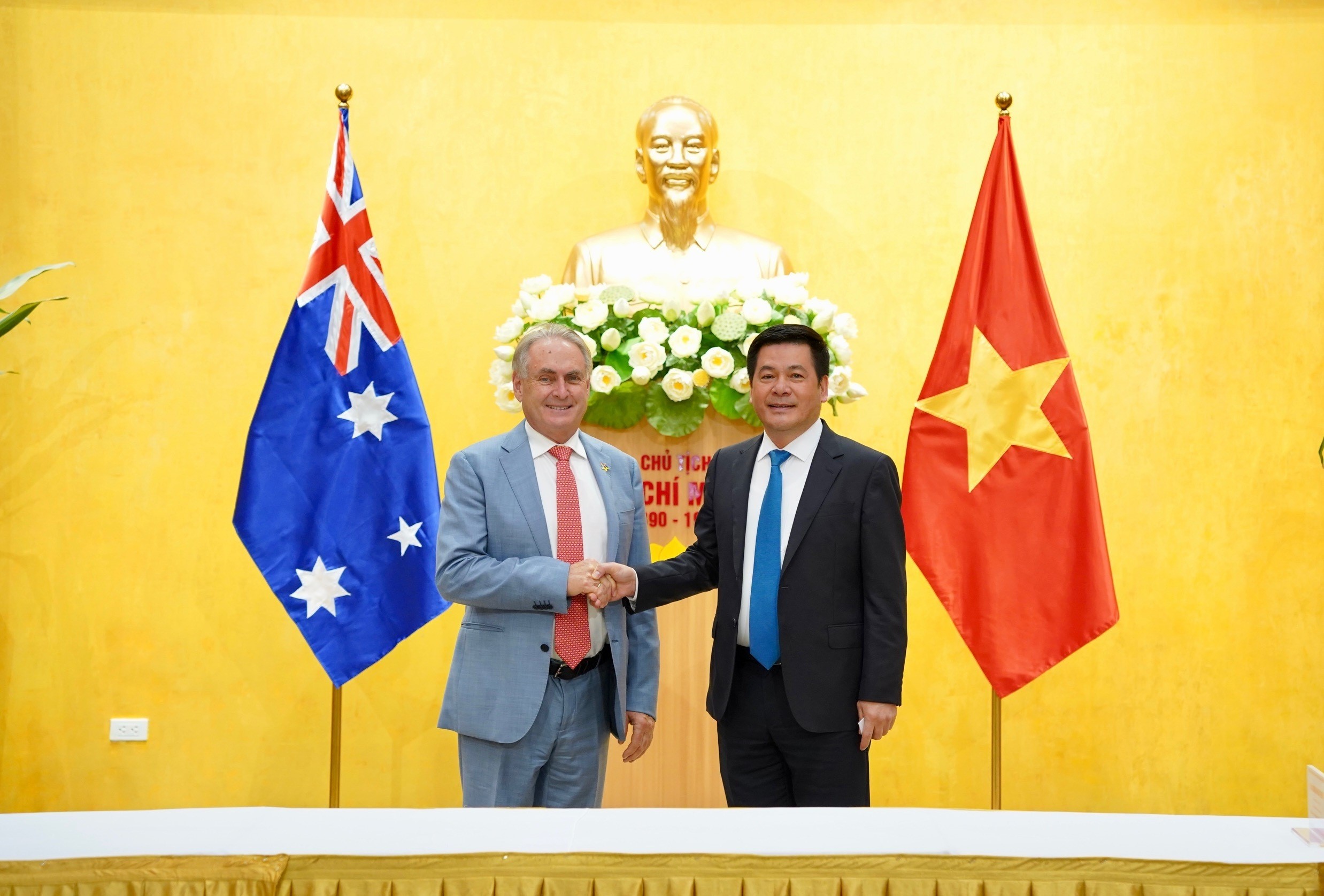 Meeting between Australia’s Minister for Trade and Tourism and Vietnam ...